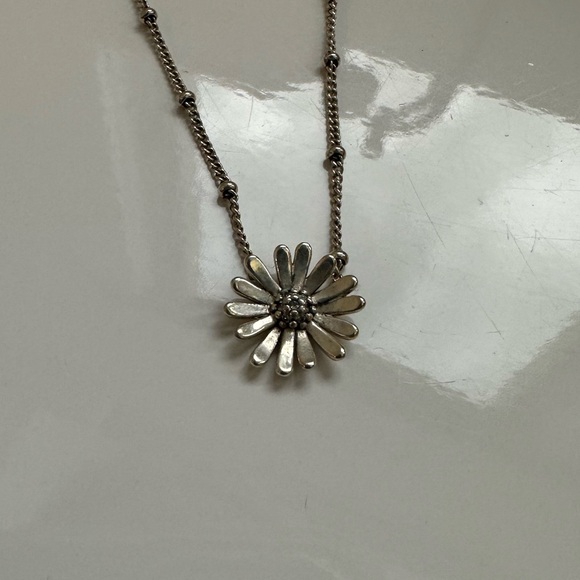 Pandora | Jewelry | Pandora Silver Daisy Pendant Necklace | Poshmark